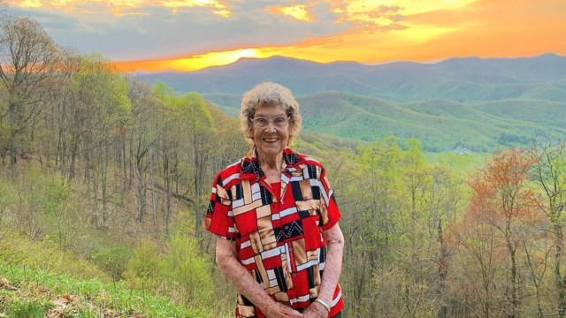 93-year-old grandma wins over social media with unusual hobby: 'I have ...