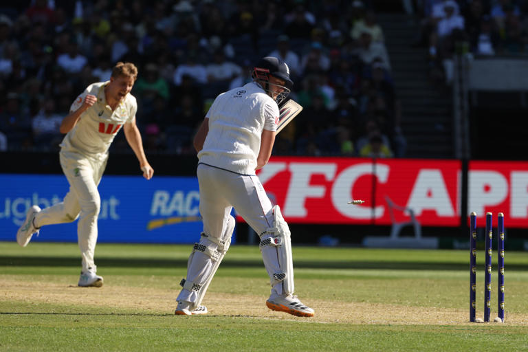 20 wickets fall on a record-breaking day 1 of the fourth Ashes Test