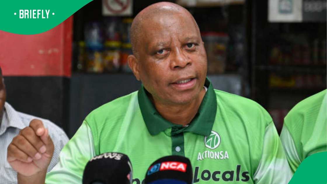 Negotiating with hijacked building occupants? Mashaba says Joburg’s ...