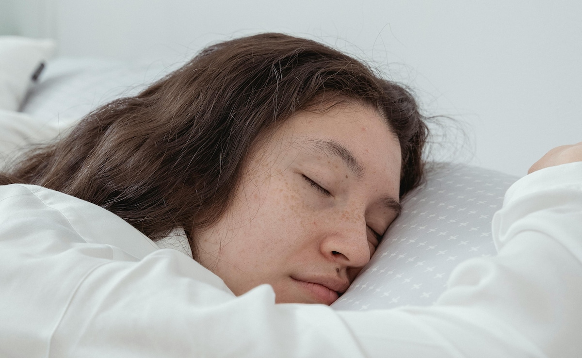 Women with night shifts, disrupted sleep cycles at higher risk of ...