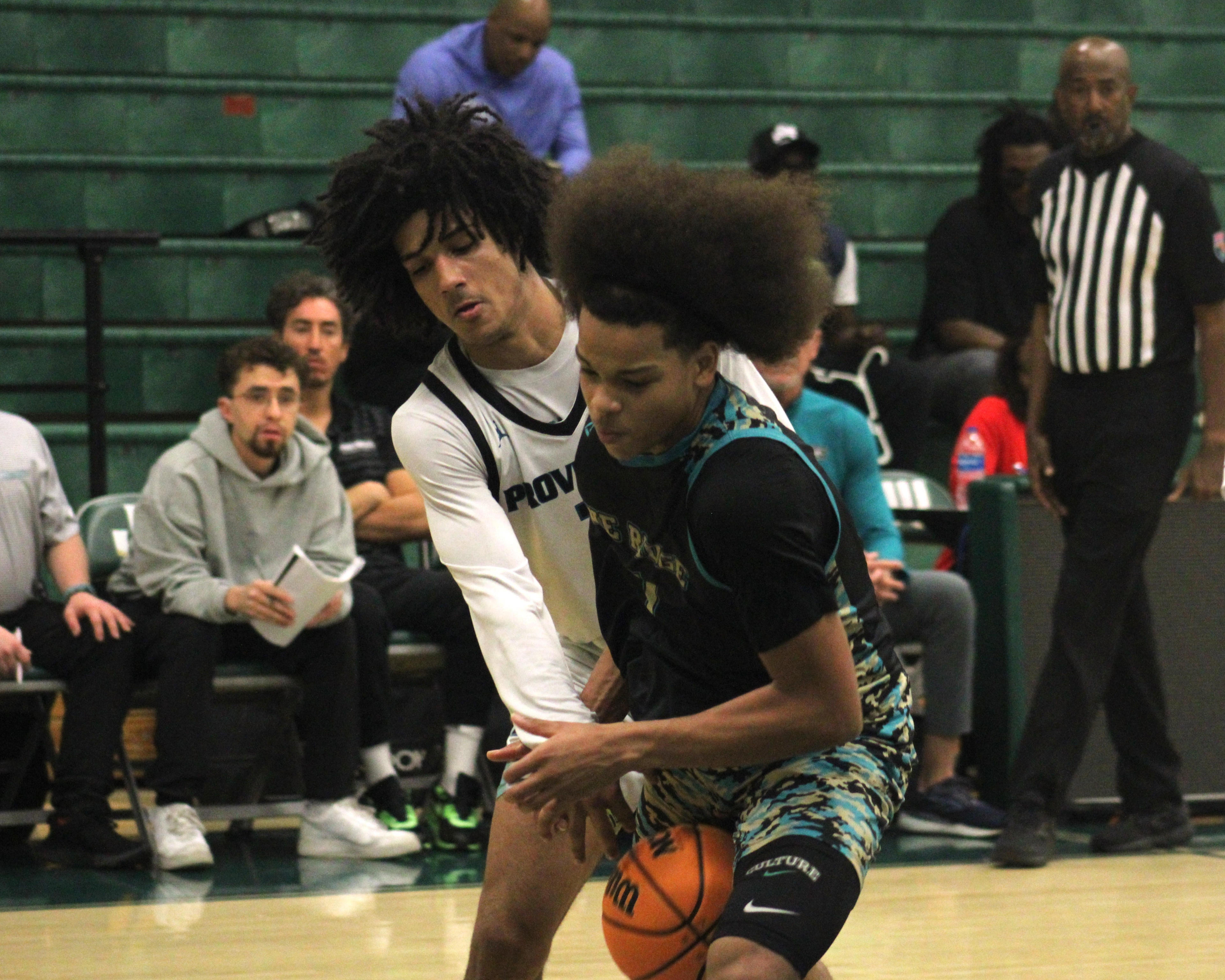 Jacksonville cheers on champions at Raines football victory parade