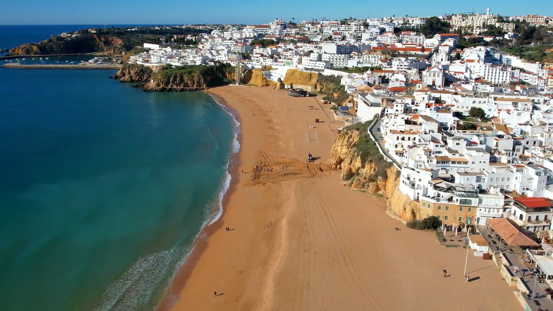 Albufeira, Portogallo: un viaggio con i droni lungo le coste dorate