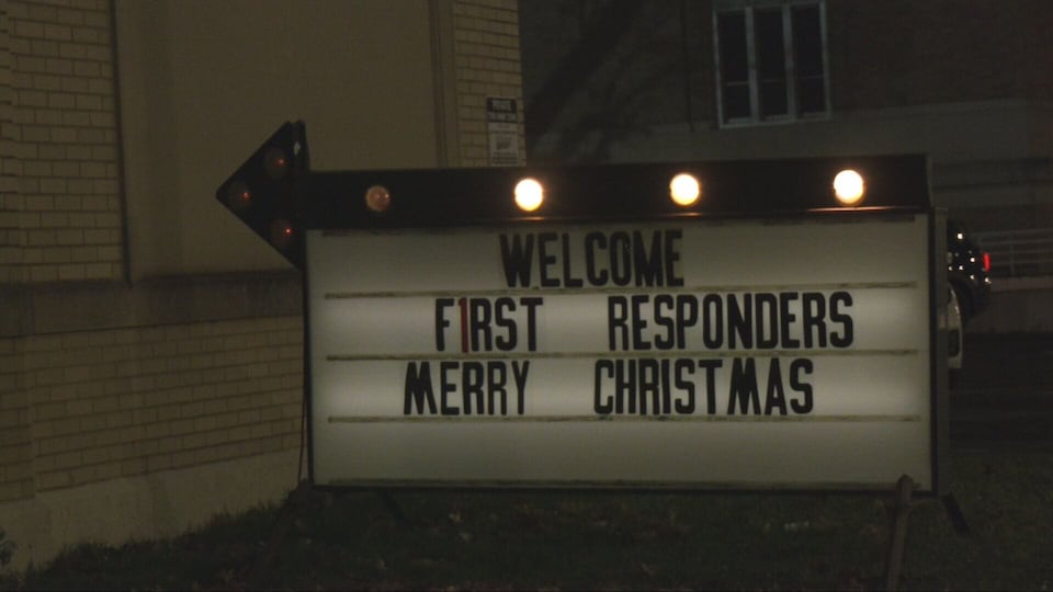 Organizers prepare food for first responders working on Christmas