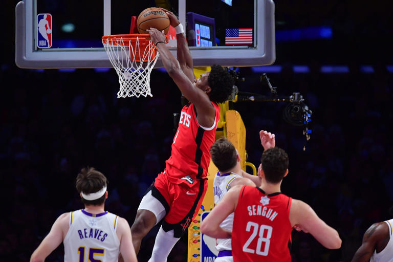 Lakers player grades: LA loses big to the Rockets on Christmas Day