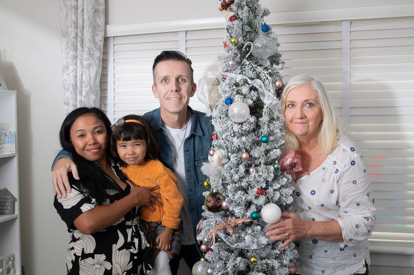 Dying dad spends perfect last Christmas with little daughter after visa ...