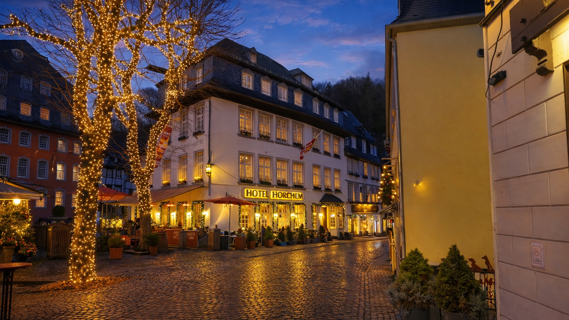 Monschau Germany: Cosy medieval Christmas market (4K)