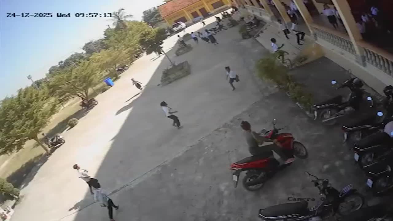 Cambodian school children run as Thailand strikes nearby military targets