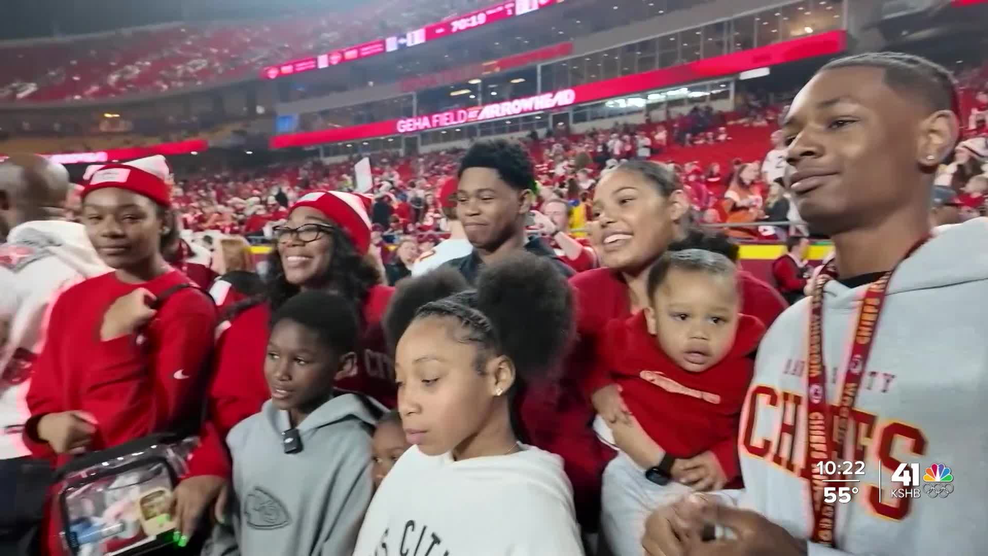 Chiefs surprise single mom, her 6 kids with VIP Christmas experience