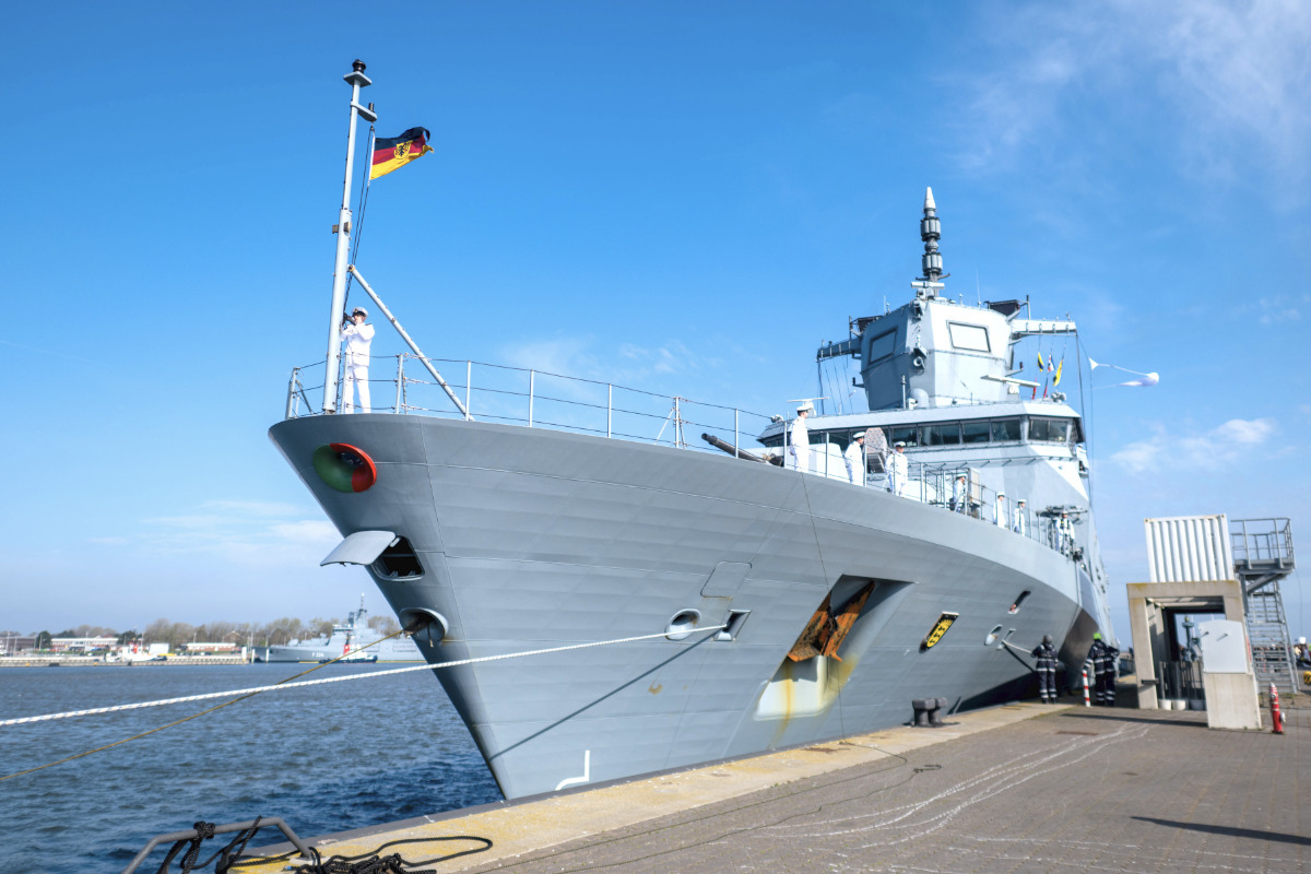 Nach eineinhalb Jahren und 150.000 Kilometern! Deutsches Kriegsschiff ...