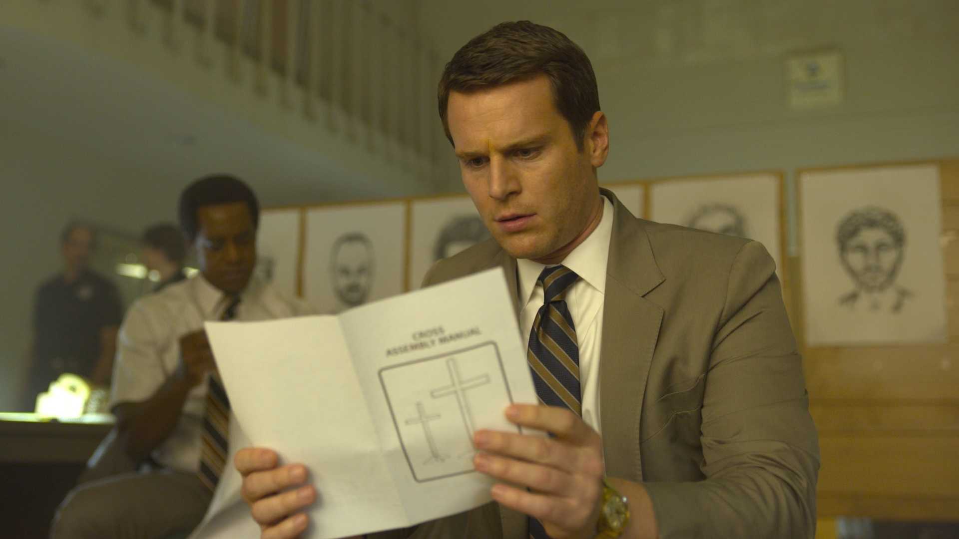 8 years later, Jonathan Groff’s 2-season Netflix crime thriller is a ...
