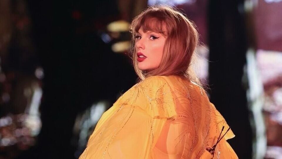 Watch | Panic hits Taylor Swift as fiancé Travis Kelce's Kansas City ...