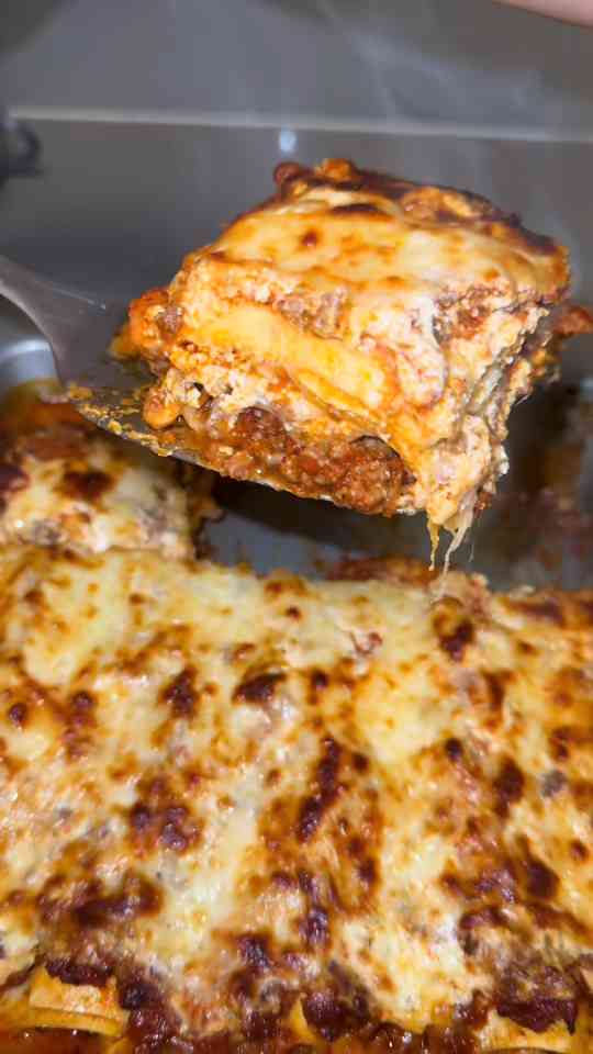 Easy homemade lasagna recipe for the ultimate comfort food