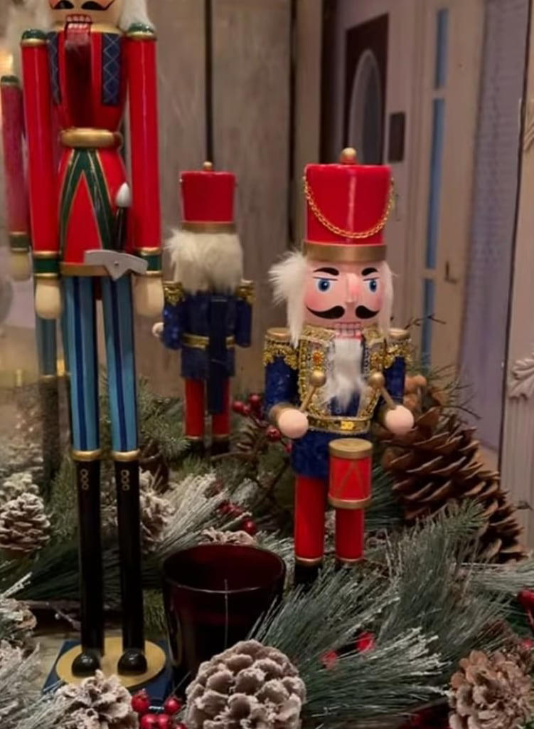 Kelly Ripa showcases Christmas decorations inside her $27million luxury ...
