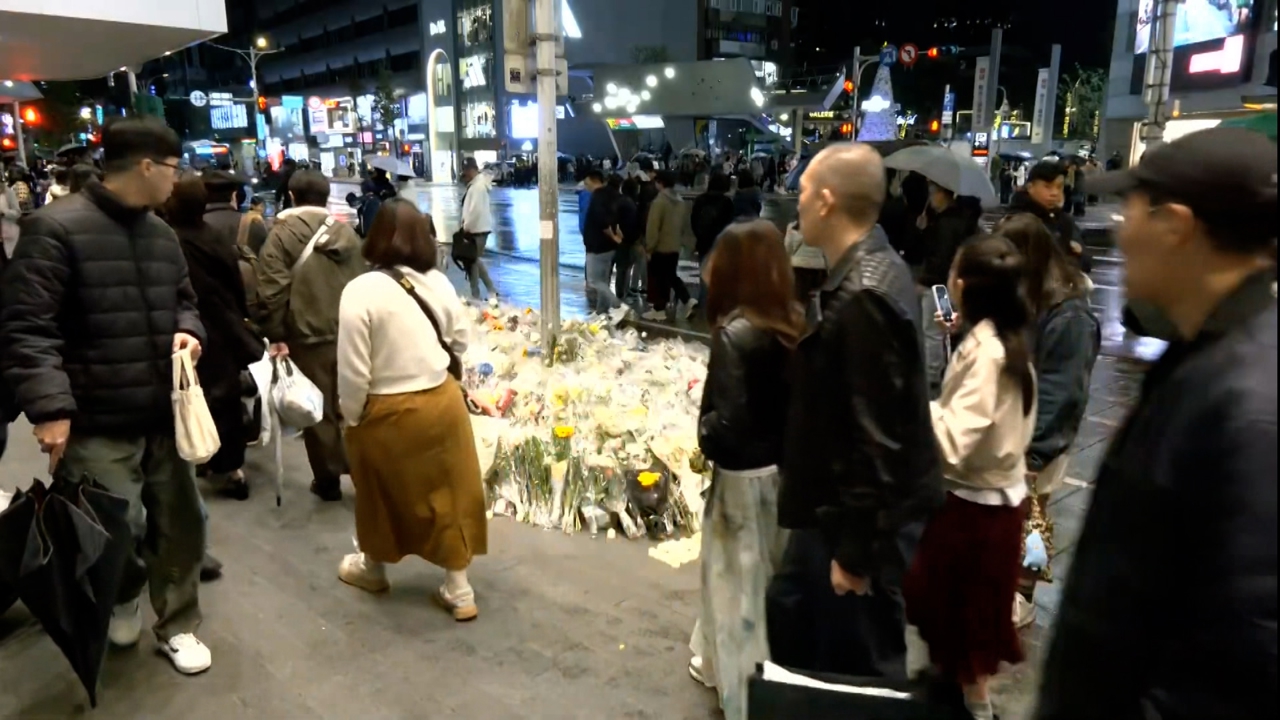 Panic on metro, new death threat made after Taipei knife attack