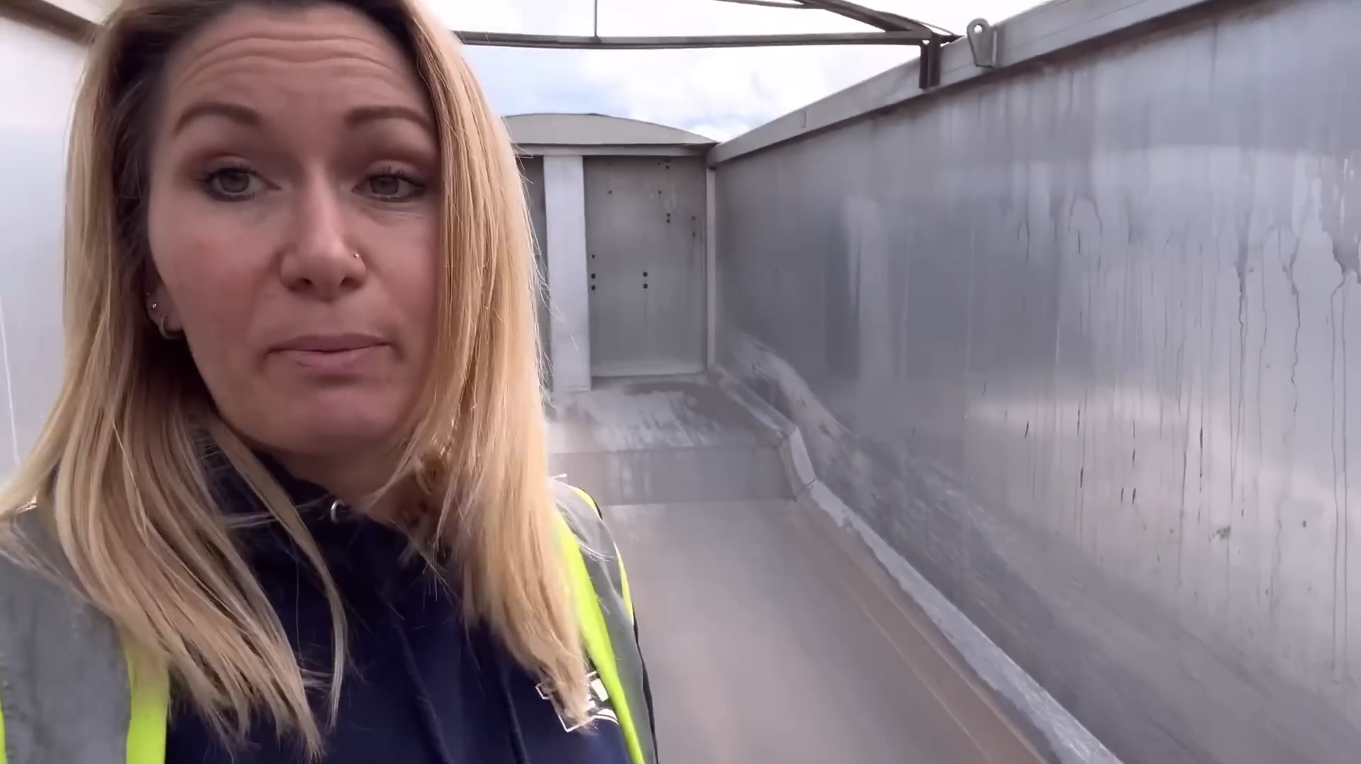 Last minute loading before closing