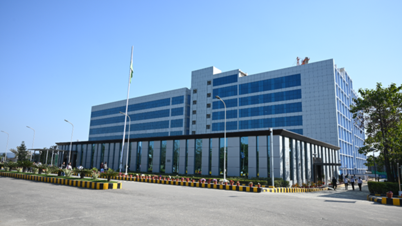 SRM University Delhi NCR, Sonepat: A campus that helps students grow ...