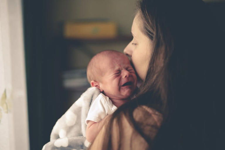 'Why am I thinking this?' 96% of new parents have intrusive thoughts ...