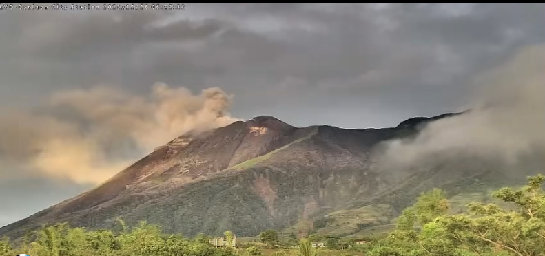 Kanlaon Volcano spews ash; Alert Level 2 still up — PHIVOLCS