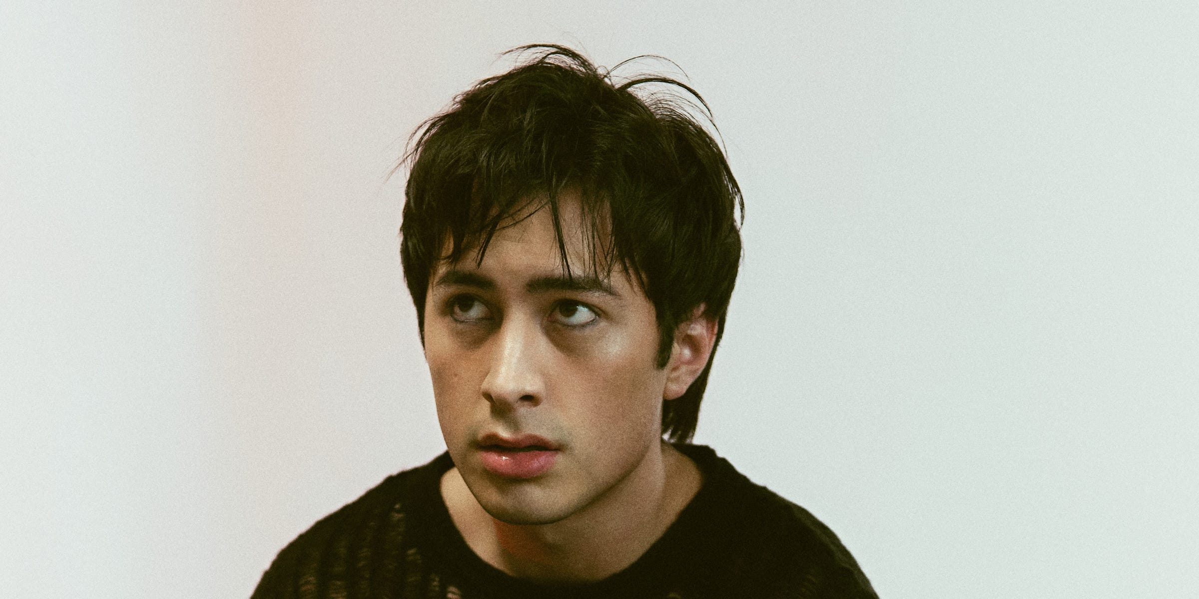 Hudson Williams loves tattoos, hates man buns