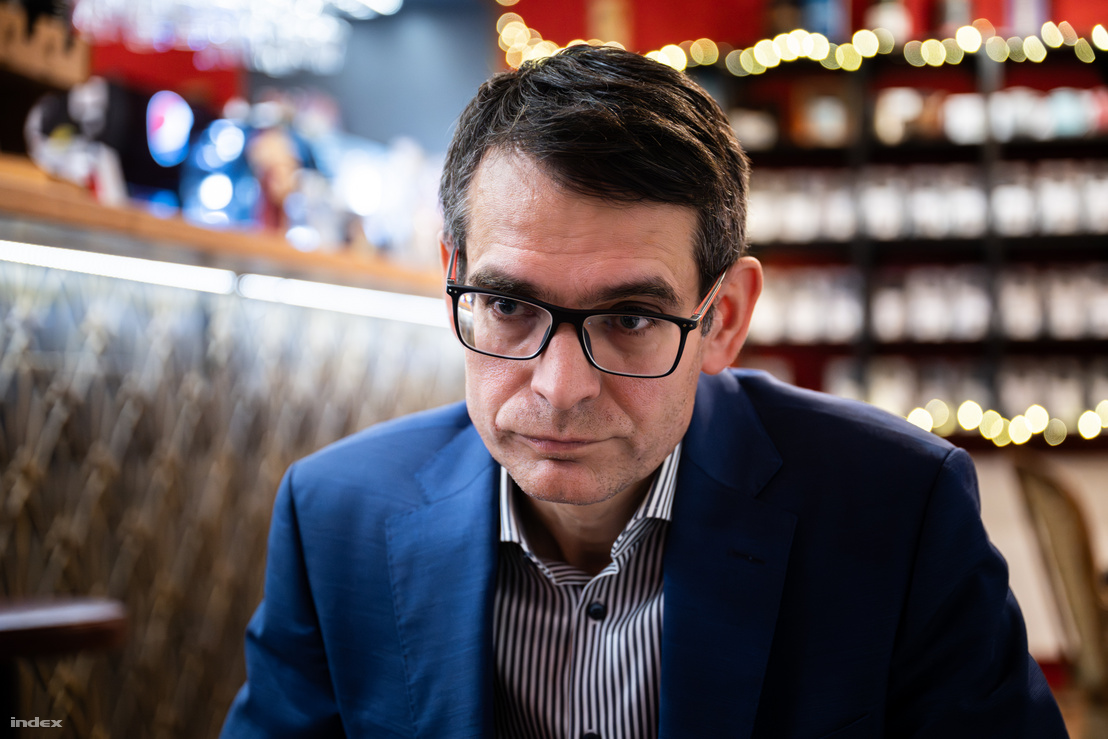 Robert Ficóék az ellenzéknek akartak pofont adni, de a magyarok arcán ...