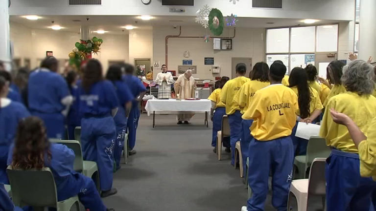 Christmas Day mass brings message of hope to women incarcerated in Los ...