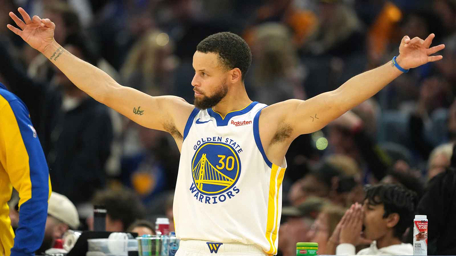 Stephen Curry has Davidson interstate exit renamed after him
