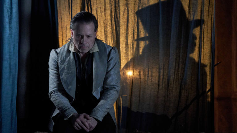 Guy Pearce's outstanding Scrooge performance in FX's A Christmas Carol