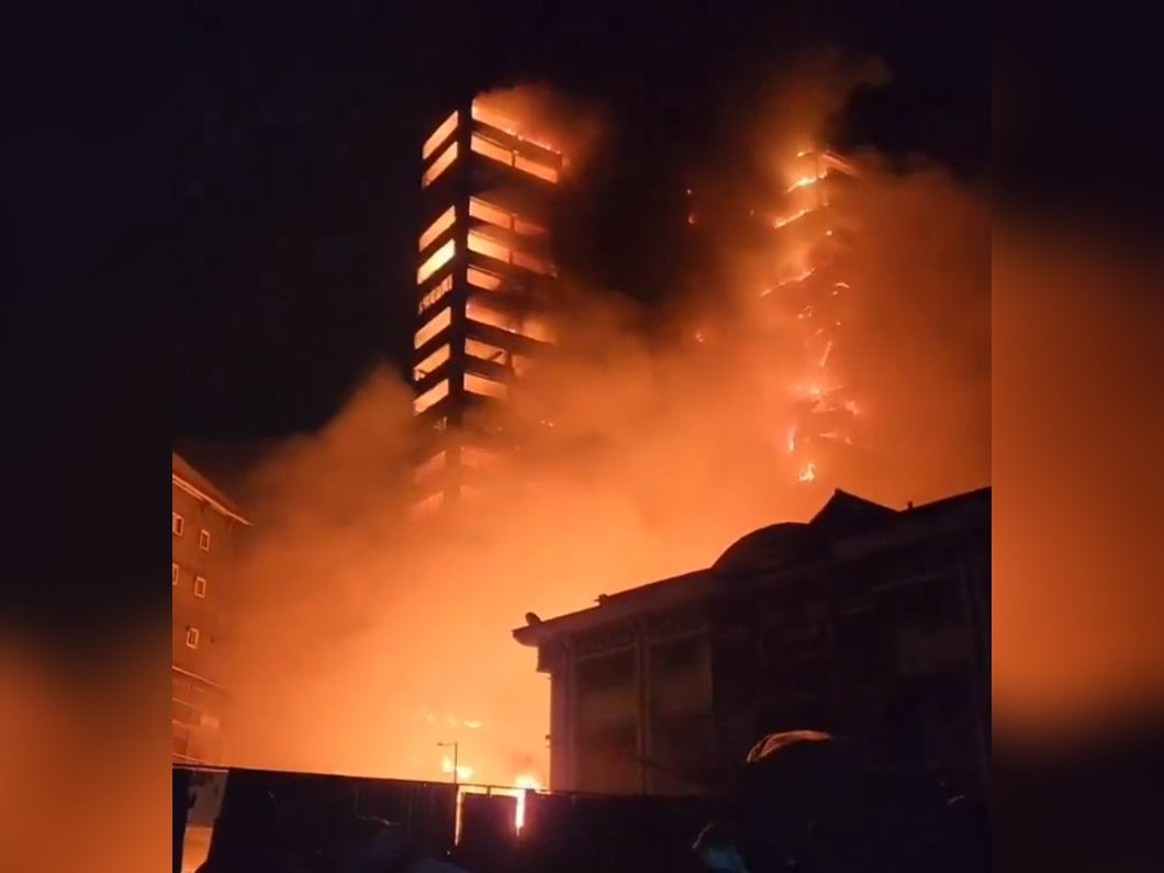 Major fire destroys 25-story high-rise building