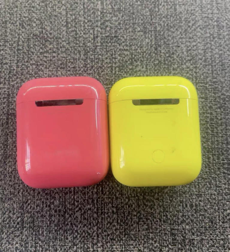 Apple avait pensé à des AirPods jaunes ou roses (ou violets) 🆕