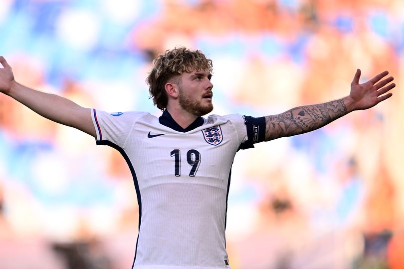 'Disgraceful' Harvey Elliott treatment as Liverpool transfer 'left to ...