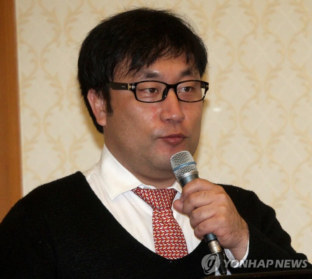 Comedian Lee Hyuk-jae investigated for unpaid 300 million won loan