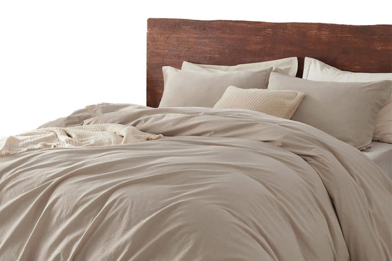 Wayfair is closing out the year with massive sitewide deals — furniture ...