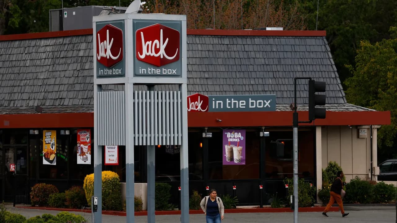 Jack in the Box is shrinking to survive: Store closures, a Del Taco ...