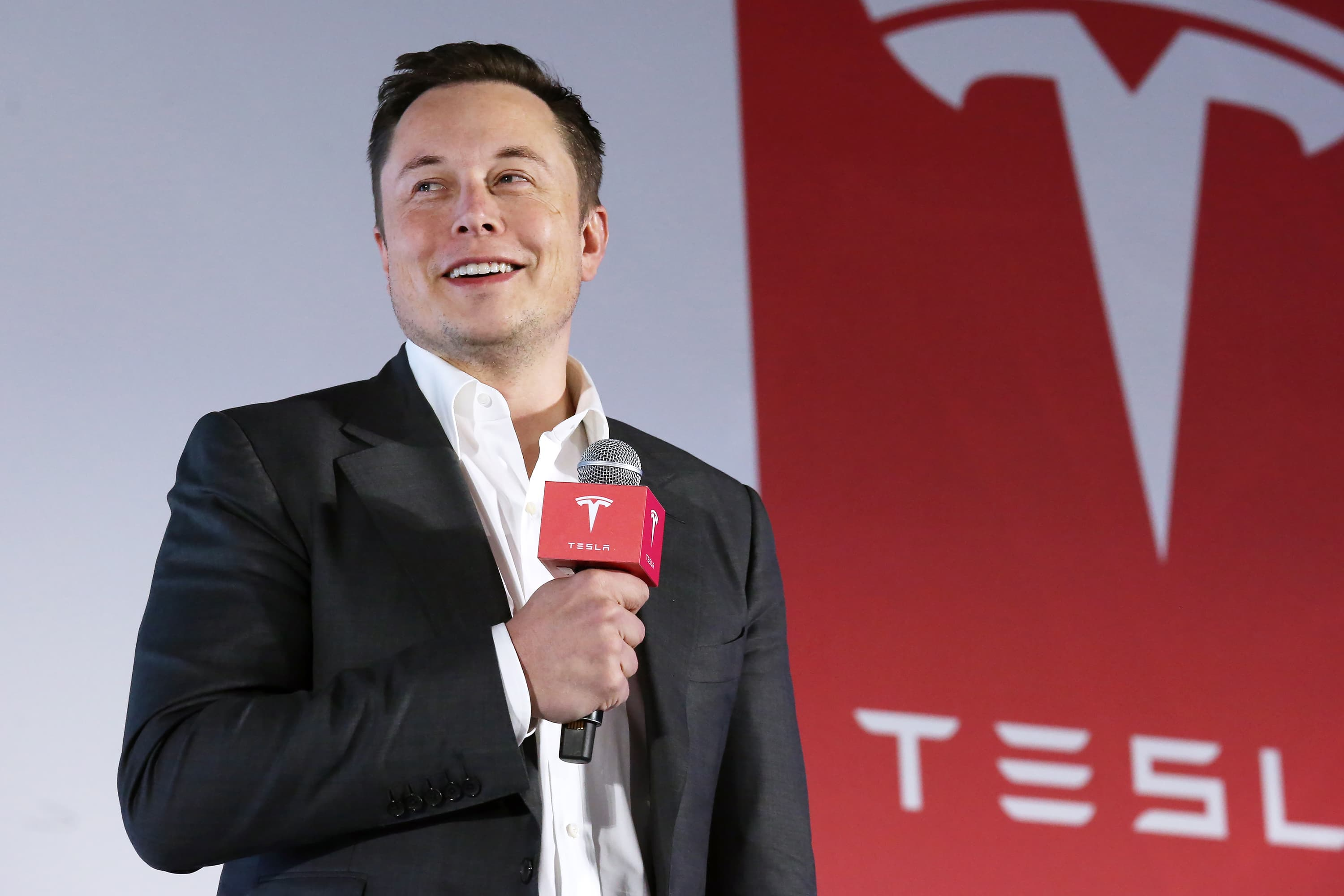 Musk’s 2026 AI deadline pushes Tesla engineers to the edge