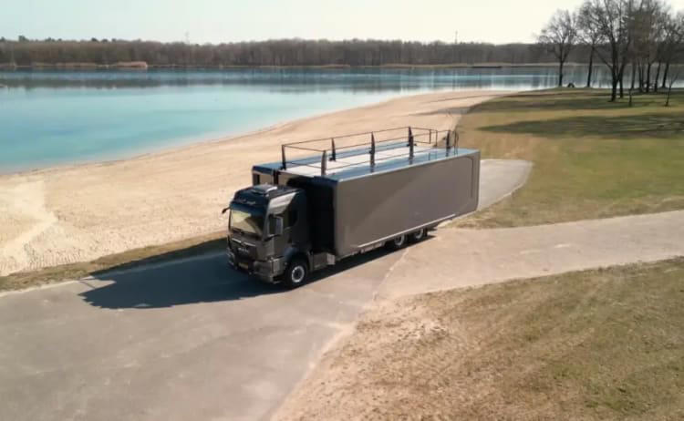 The ultimate off-grid beast: Shiver 6x6 expandable RV