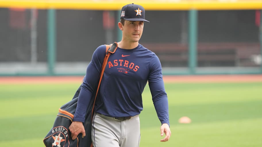 Pirates hire new infield coach