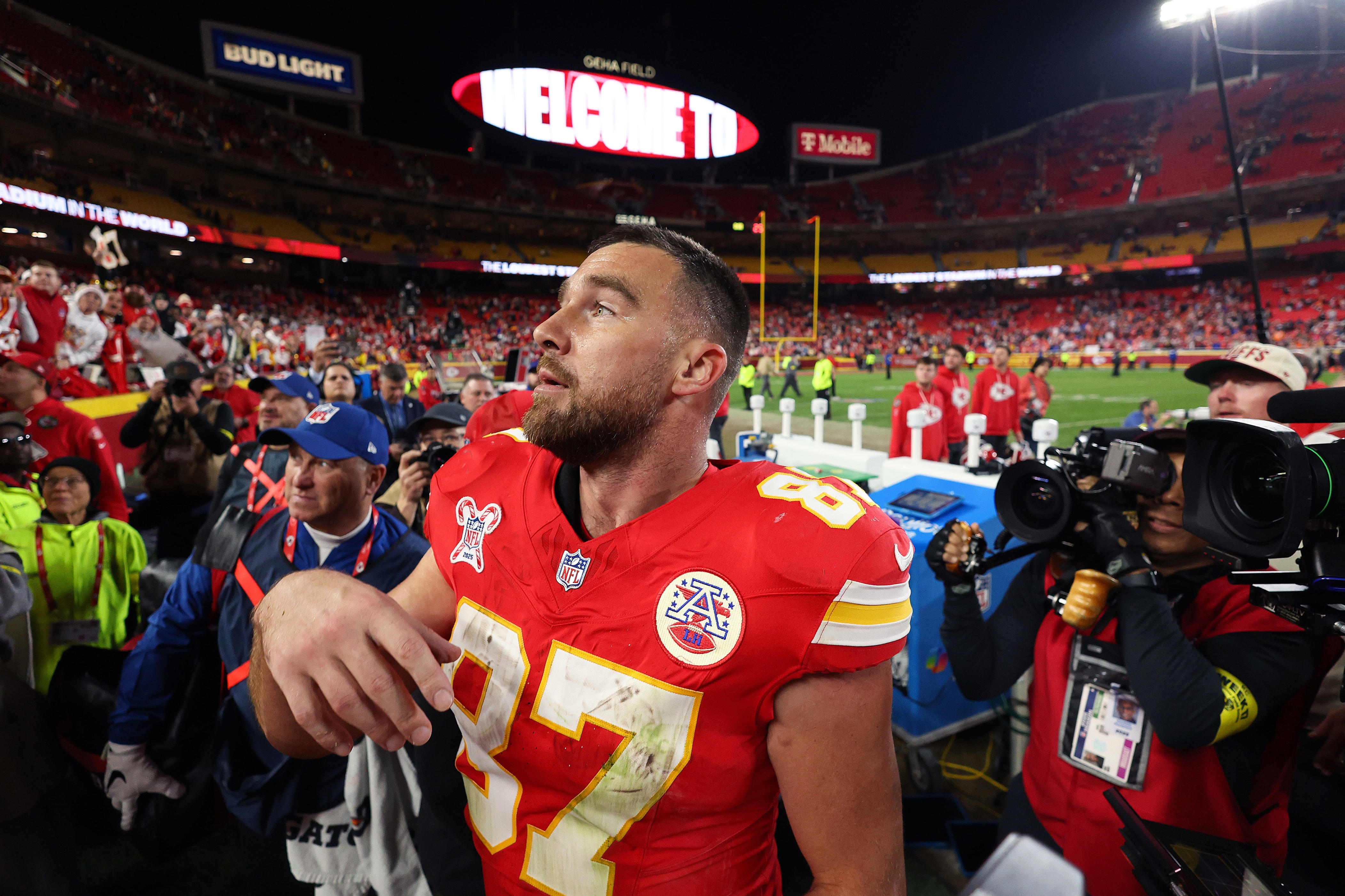 Watch Travis Kelce walk off Chiefs field for what might be 1 last time