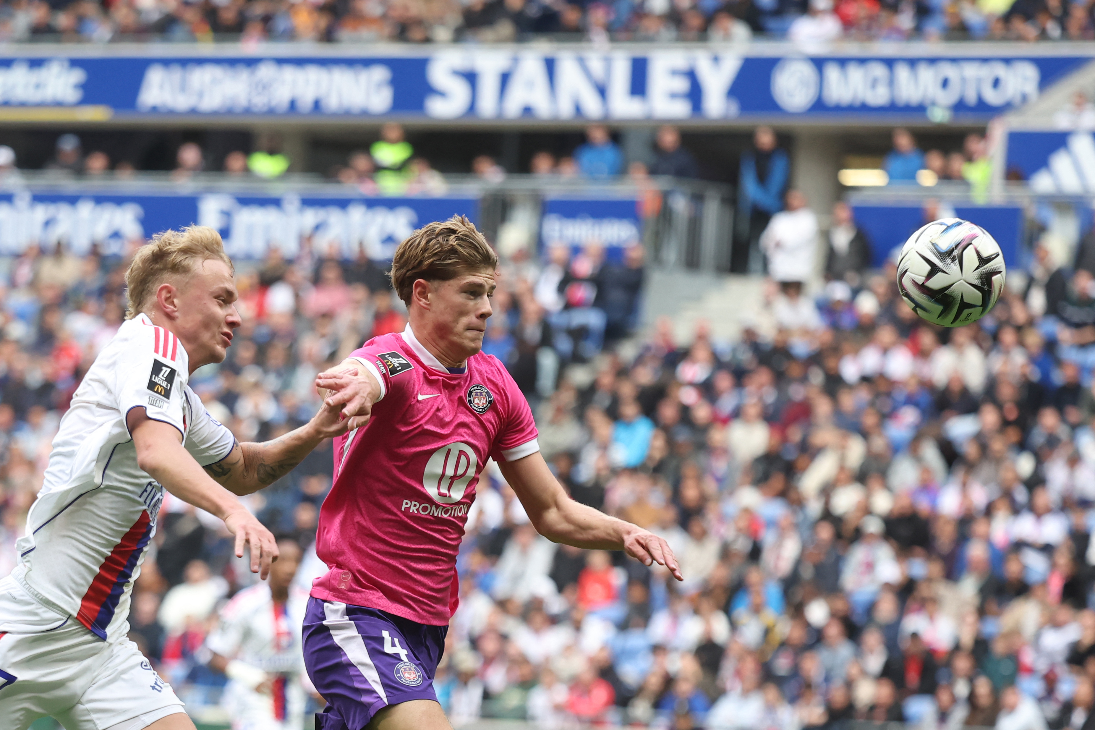Leeds United's fresh hope of January boost with Charlie Cresswell a top ...