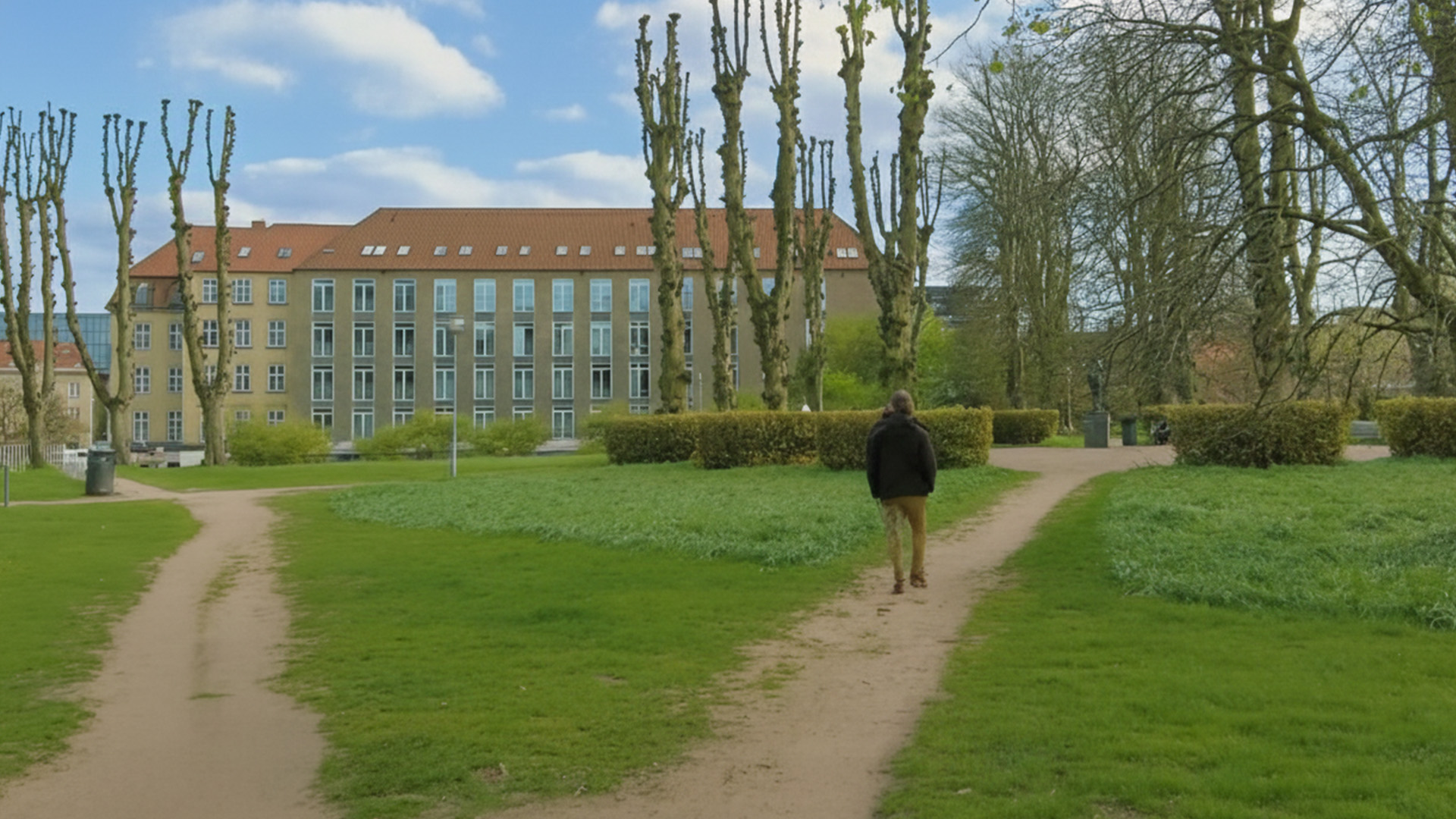 Exploring Aarhus from park paths to city corners