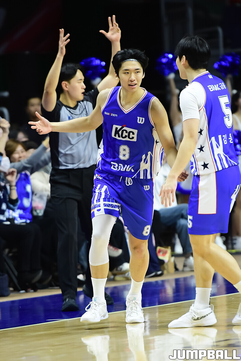 [화보] LG, 부산에서 KCC와 2차 연장 승부 끝에 109-101로 승리