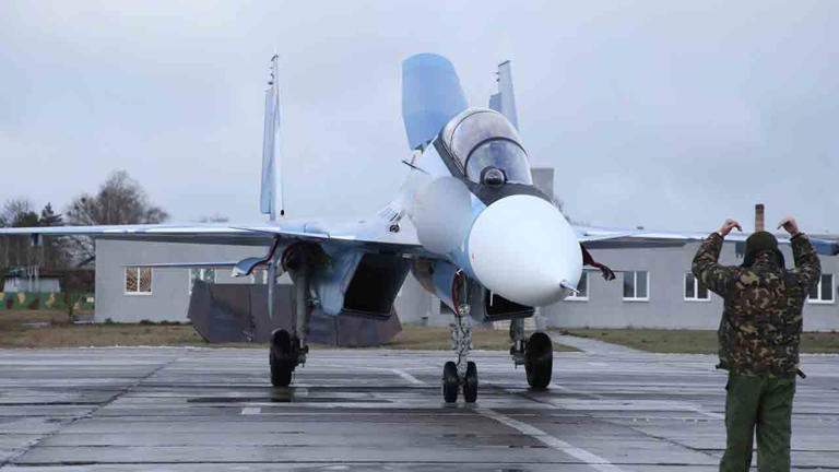 Belarus menerima batch ketiga jet tempur Su-30SM2 baru dari Rusia