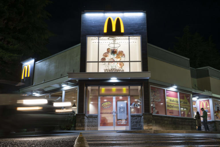 Is a Chihuly glass sculpture in a Tacoma McDonald's? The answer may ...