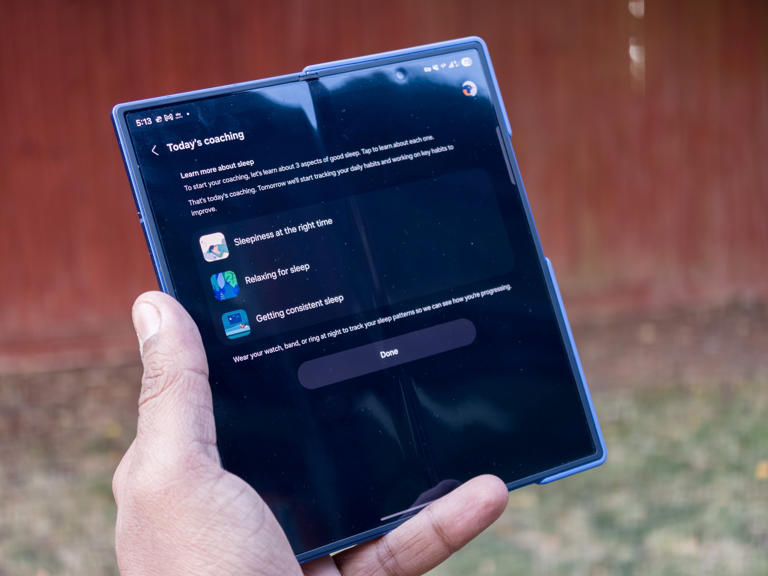 Apple’s upcoming foldable iPhone could take a unique approach to fix ...