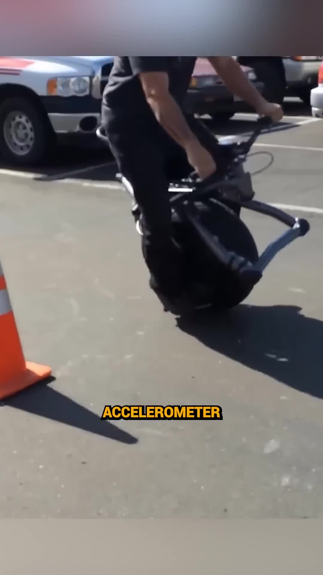 Ryno microcycle review: Riding the futuristic one-wheel electric unicycle!