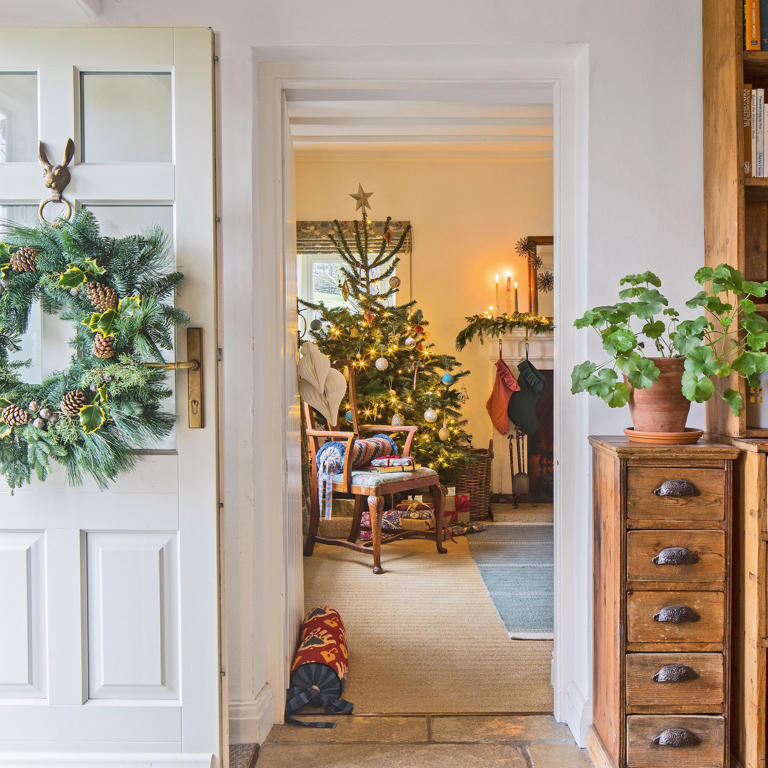 Tour this Yorkshire Dales cottage at Christmas