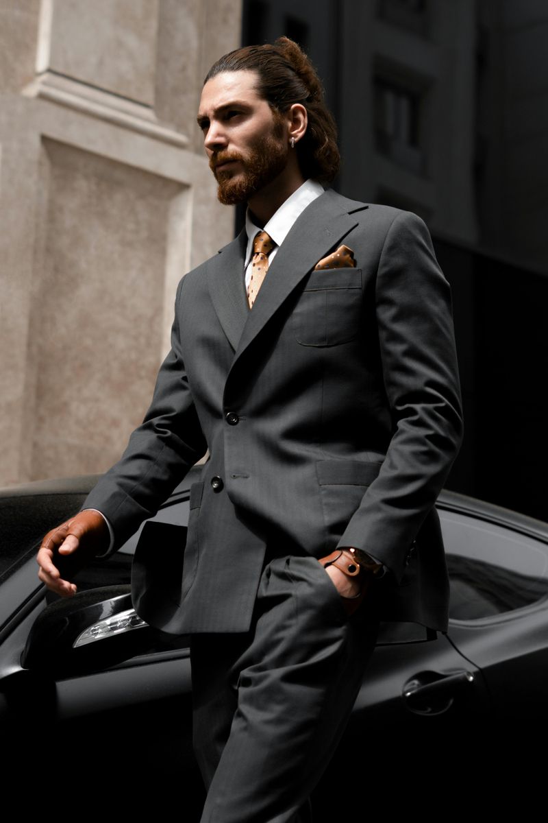 11 subtle things that instantly make men look more masculine