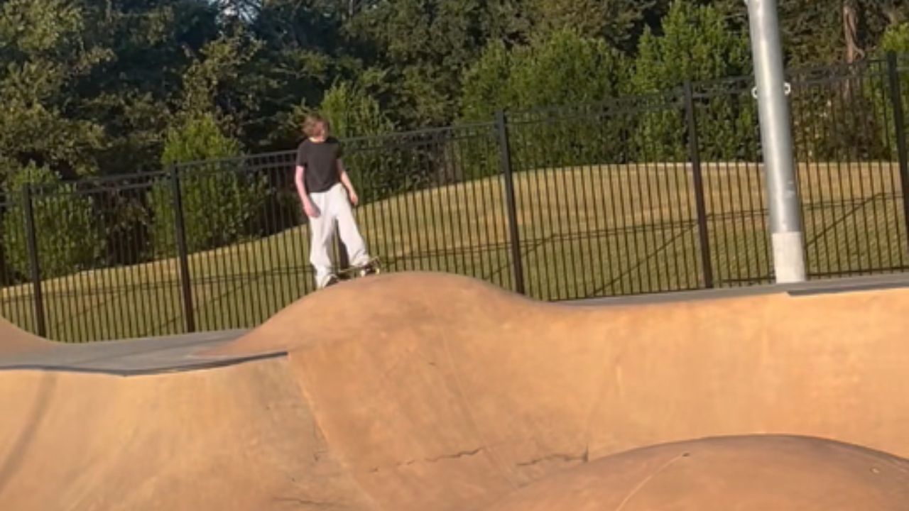 Skating fail: Skater falls on his skateboard while trying to drop in