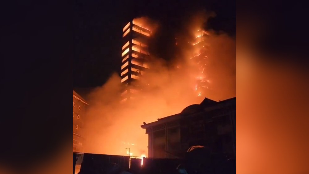 Major fire destroys 25-story high-rise building