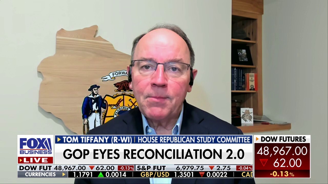 Falling gas prices, interest rates fuel GOP optimism about economic ...