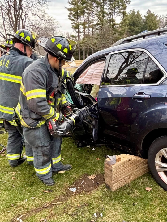 One injured in car vs. tree accident on Christmas Day in Springfield